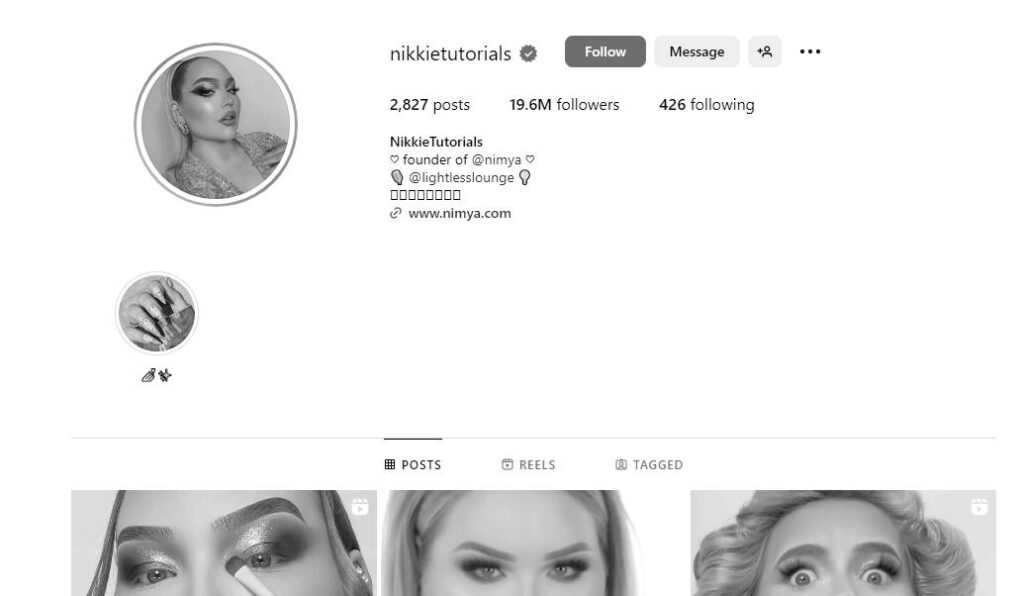 Top 30 Female Instagram Influencers To Follow - Helplama.com